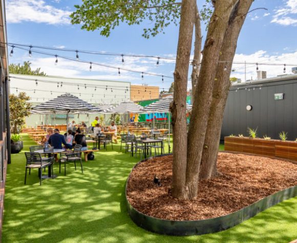 Ball Court Hotel - Villawood Sunbury